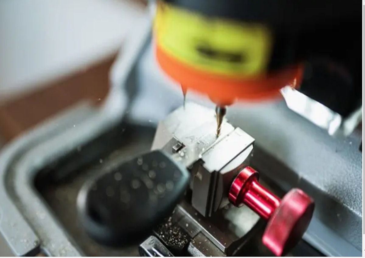 How to Replace a Lost or Broken Car Key: A Comprehensive Guide