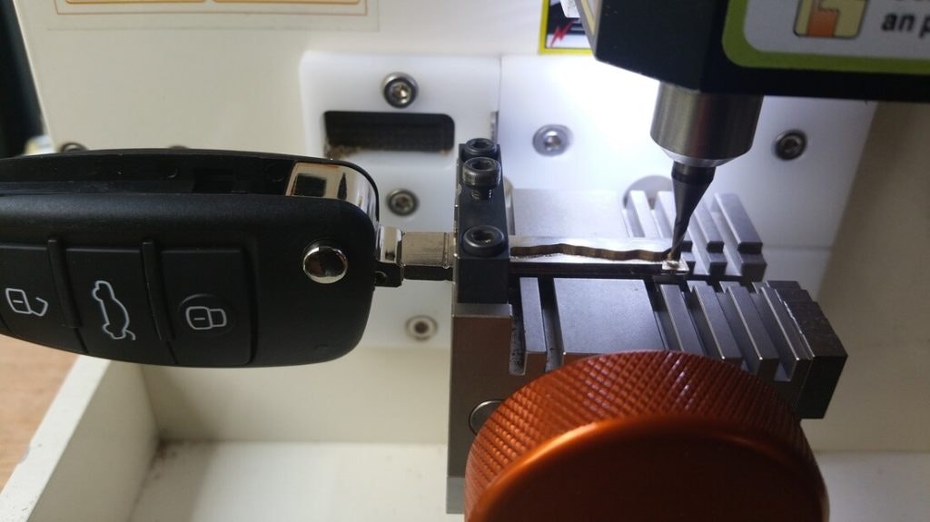 Broken or Damaged Car Key? Quick and Affordable Replacement